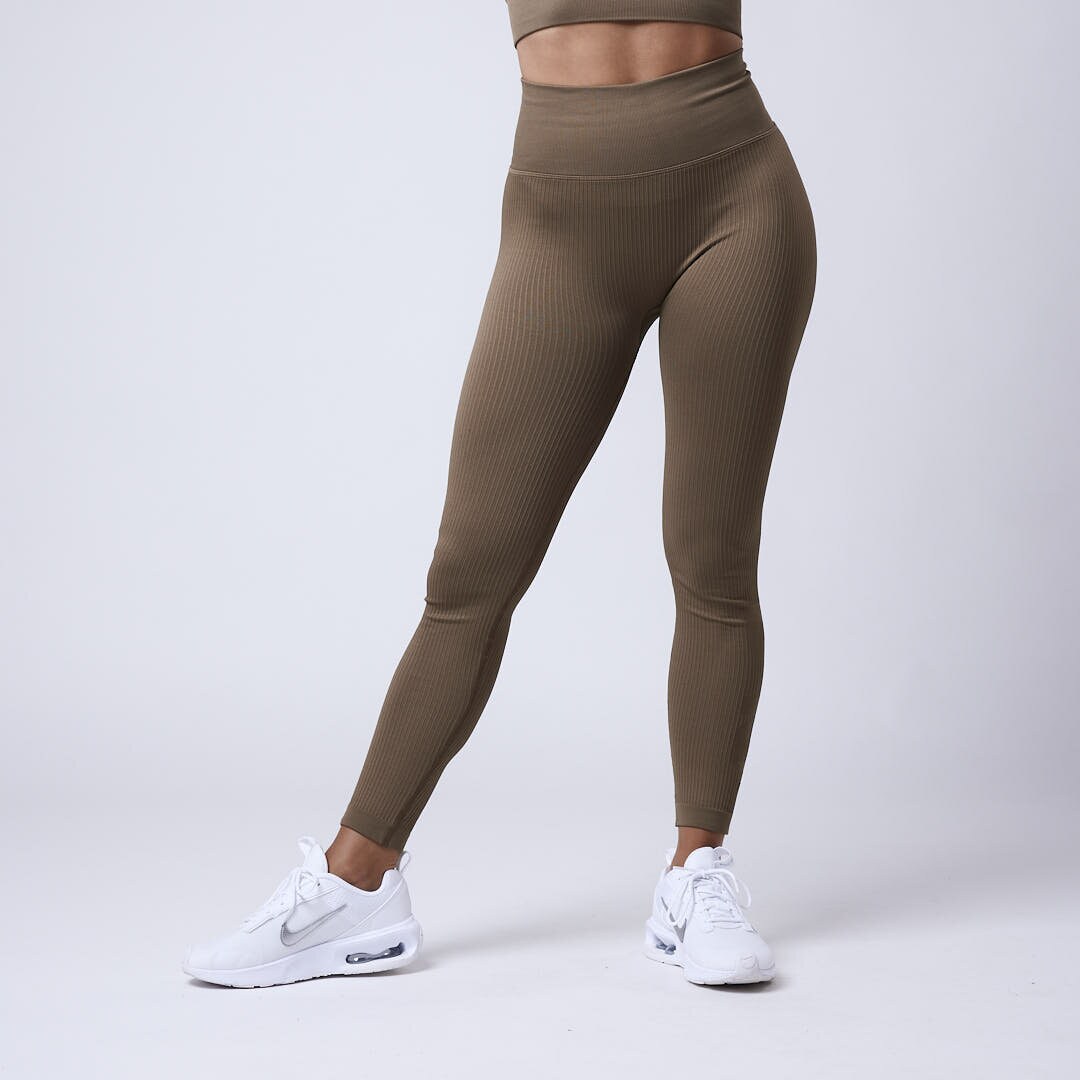 Luma ribbed seamless tights Stone – CLN Athletics